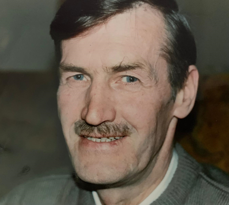 Death Notice of Bernard Moloney (Clondalkin, Dublin) | rip.ie Death Notice of Bernard Moloney (Clondalkin, Dublin) | rip.ie