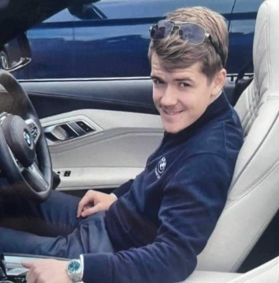 Family Notice of Ricky Haynes Barry (Rochestown, Cork) | rip.ie