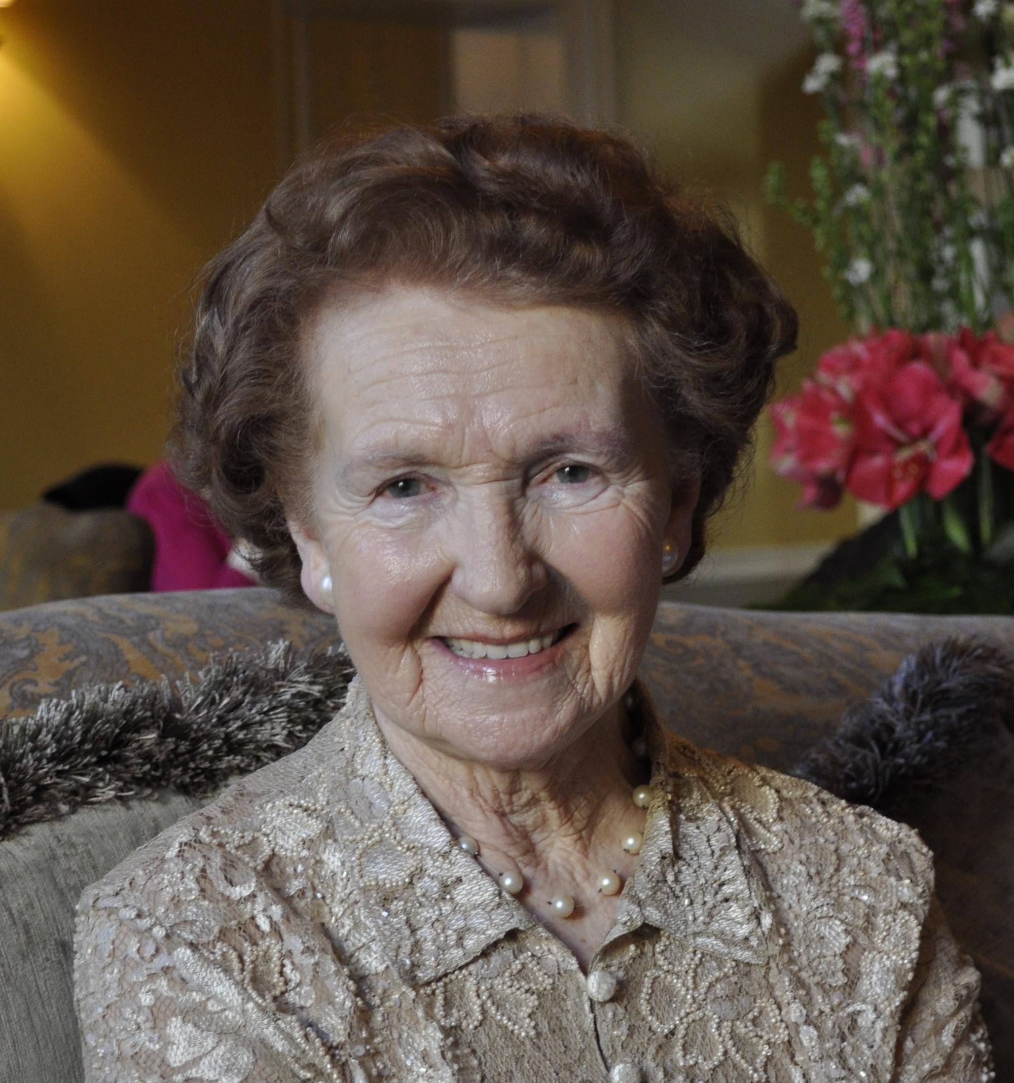 Death Notice of June O'Loughlin (née Byrne) (Clontarf, Dublin) | rip.ie