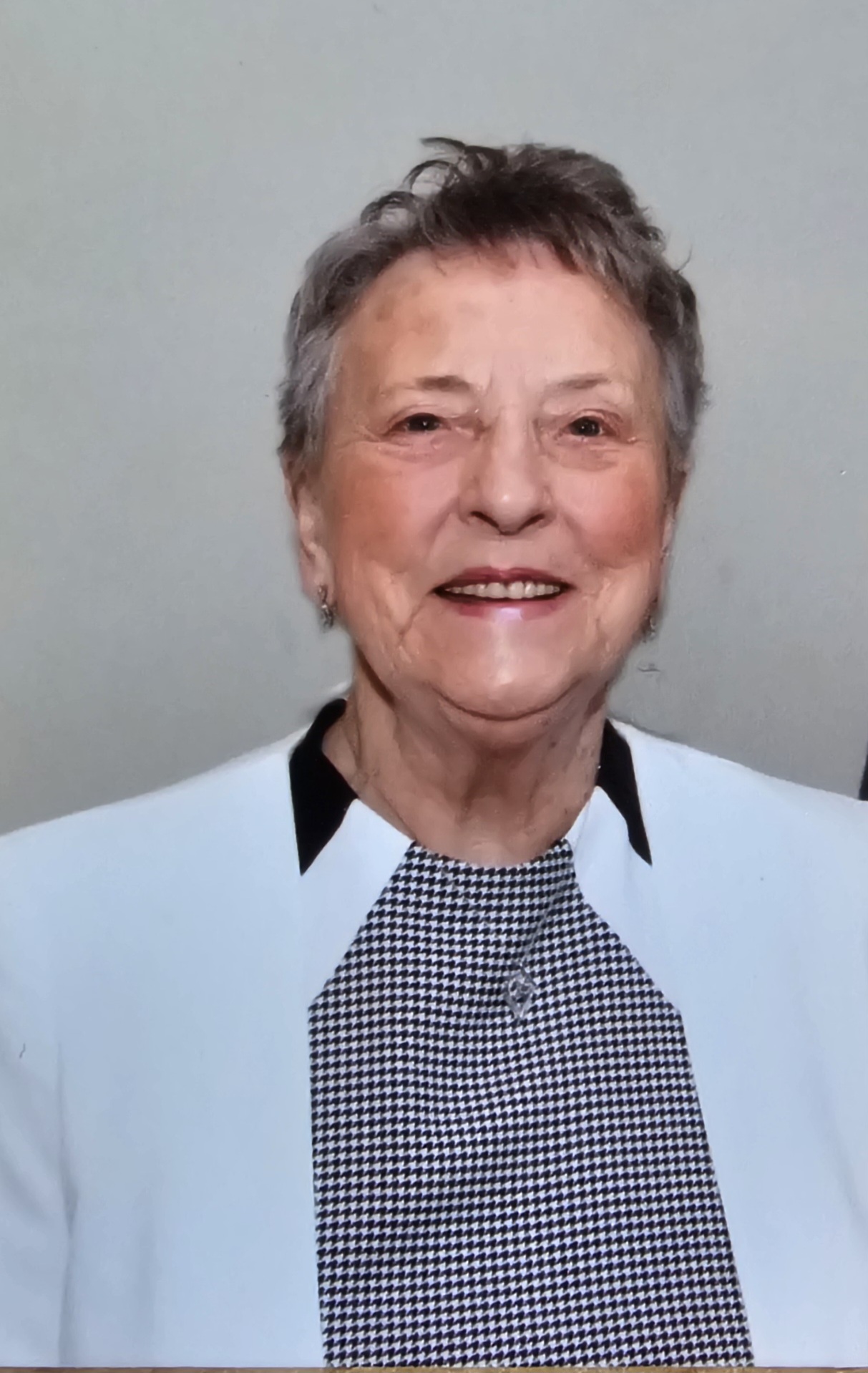 Death Notice of Mary Anne O'Leary (née Falvey) (Killarney, Kerry) | rip.ie