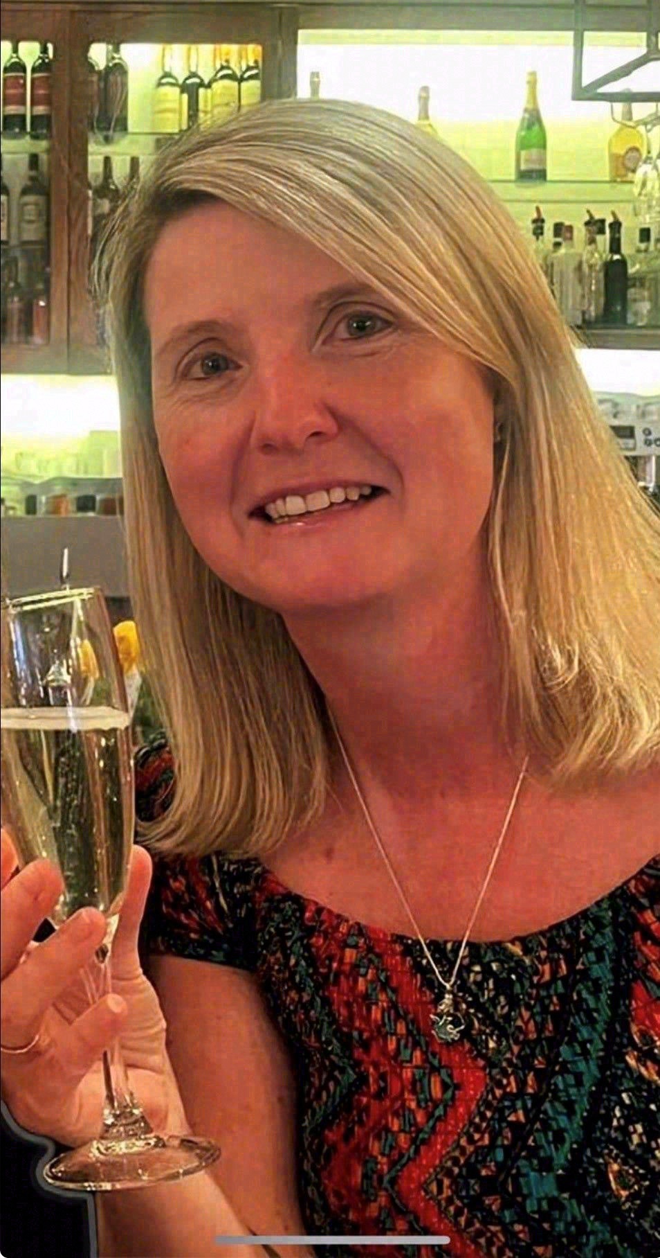 Death Notice of Sinéad LYNCH (née Cullen) (Leopardstown, Dublin) | rip.ie